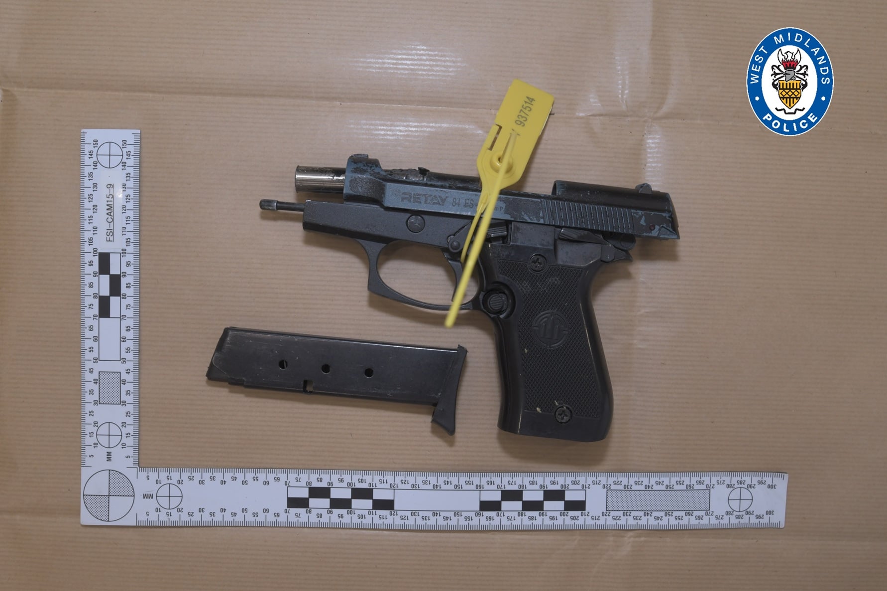 WATCH: Gunmen arrested after four weapons seized from parked car in ...